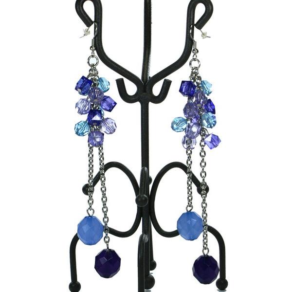 青と紫のアクリルピアスです。 サイズ青チェーン：8cm紫チェーン：10cm