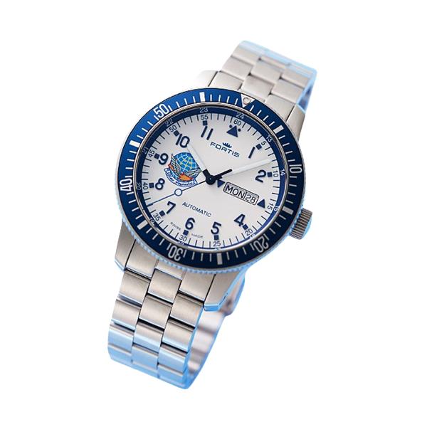 【発売日：2020年08月08日】・SS(316L)・自動巻(Cal.ETA2836-2 38h 28.800A/h)・両面無反射サファイヤガラス　・逆回転防止回転式ベゼル・日付・曜日表示(英語・ドイツ語選択)・ブルールミノヴァ夜光仕様・2...