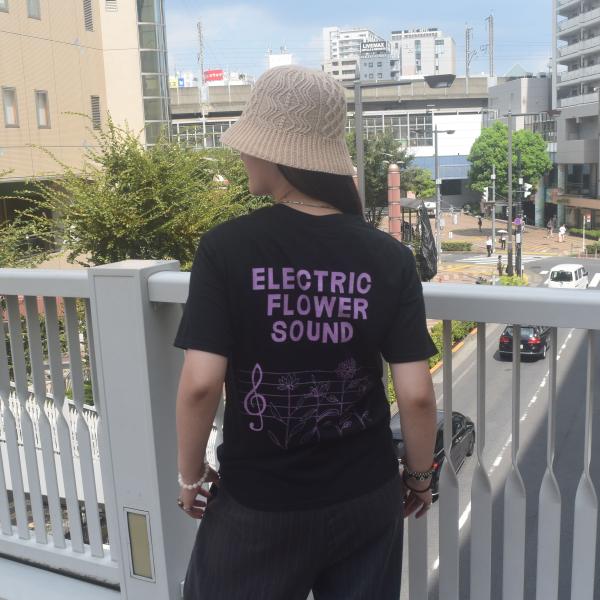 ATERFALL「レコードワッペン半袖Tシャツ（ELECTRIC FLOWER SOUND）」。2022夏新作。オリジナルイラスト。「WATERFALL」×「GILDAN」のWネーム完全限定商品。生産数量限定品。デザイナー自ら手書きしたイラ...