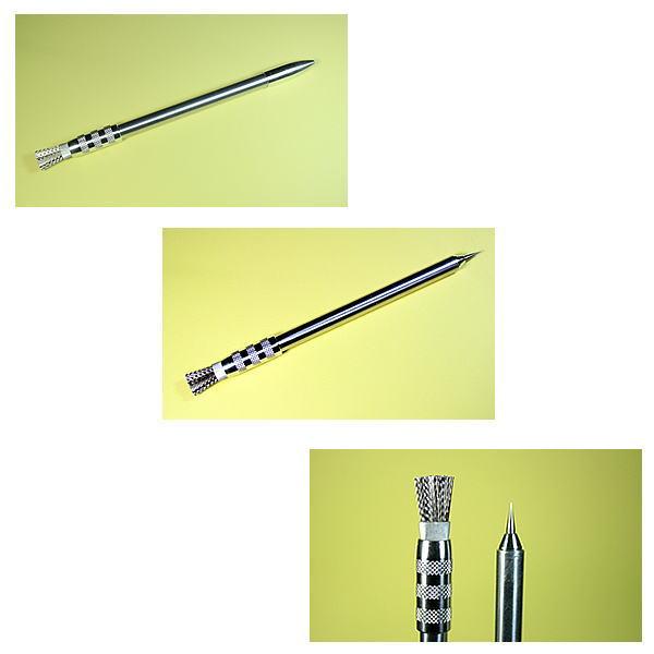 0.1mmのステンレスワイヤーのダビングブラシです。ファジーに巻き留めたボディーファーの掻き出しに使用します。後端のキャップを外せば、ダビングニードルが出現！細かなところはダビングニードルが使用できます。