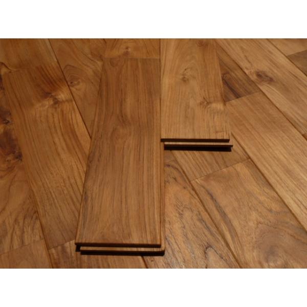 【発売日：2020年07月09日】世界で有数の銘木 チーク材の無垢フローリングABグレード オイル系自然塗装品、限定入荷の超特価品です。昨今の産地事情により、このチーク材も入荷が非常に悪くなってまいりましたが、当社独自のルートにて激安税込価...