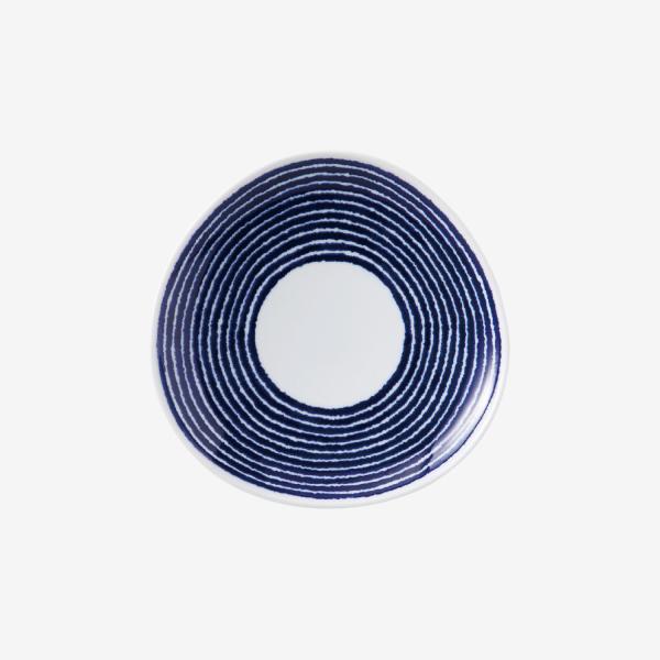 【産地】波佐見【サイズ】φ16×H2.5cm【素材】磁器【重量】約360g【柄】・駒筋・十草・水玉・格子【取り扱い】食洗器：〇電子レンジ：〇【数量】１枚【備考】専用箱無し緩衝材で包みダンボールに入れてお送りします。梱包の都合上リサイクル資材...