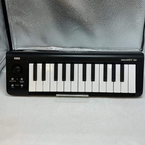 【カラー/柄】ブラック【商品説明】このMIDIキーボードは、コンパクトな25鍵盤を搭載しており、持ち運びに非常に便利です。Bluetooth機能を搭載しているため、ワイヤレスで簡単に接続でき、パソコンやモバイルデバイスと簡単に連携します。ま...