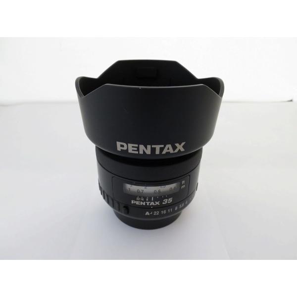 シリアル番号：5370944Kマウント用フルサイズ対応単焦点レンズ非球面レンズ、ゴーストレスコートを採用。逆光時でもゴースト・フレアの少ないクリアな映像を実現します。30cmまで近接撮影が可能です。外観は多少の使用感ありますが比較的きれいな...