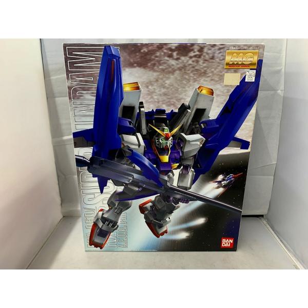 「機動戦士Zガンダム」より、FXA-05D+RX-178スーパーガンダム反地球連邦政府組織(エゥーゴ)試作型モビルスーツ支援戦闘機装備型が、1/100スケールキットで登場です。付属品：完備※主な付属品を記載するようしております。中古品の特性...