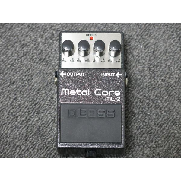シリアル番号：ZV30510重低音かつシャープな輪郭のハイゲイン・ディストーションML-2は、重厚で攻撃的なサウンドを生み出すディストーション・ペダルです。LOW／HIGHそれぞれ独立したEQを搭載しており、シャープな高域とタイトな低域のコ...