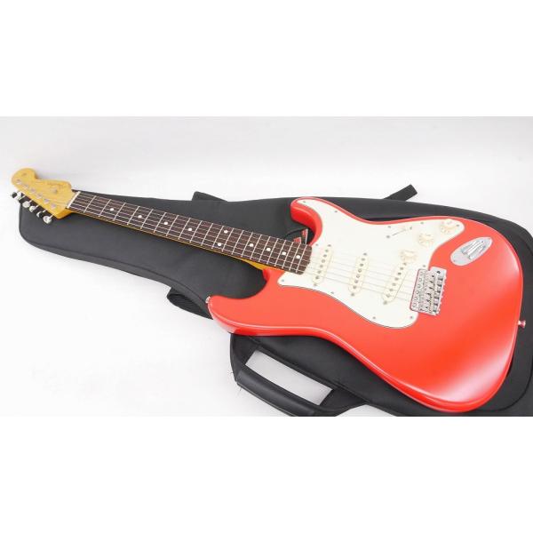 シリアル番号：JD22090060山内総一郎（フジファブリック）のシグネチャーモデルネック：ストレート/フレット：多少減り有り/ロッド：余裕あり/フレット残：約8〜9割/重量：約3,500g付属品：アーム/ケース※主な付属品を記載するようし...