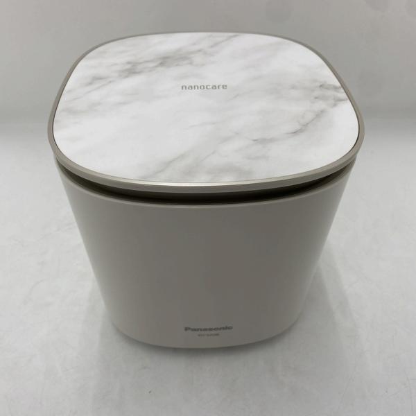 ダブル保湿ができるフェイススチーマーナノサイズの温スチームと化粧水ミストのダブル保湿手持ちの化粧水を微細化して、顔にまんべんなく噴霧できます付属品：取扱説明書,電源ケーブル,冷ミストタンク、お掃除針、スポイト※主な付属品を記載するようしてお...