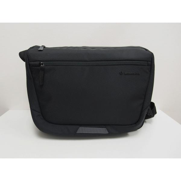 70-200mmf/2.8相当のレンズを装着した一眼カメラと交換レンズ2本を収納可能小型三脚をスムーズに持ち運び内寸:高さ26cmx幅36cmx奥行13cm/重量:1.09kgコンディションレベル：A（良品）在庫お問合せ先：【ワットマンテッ...