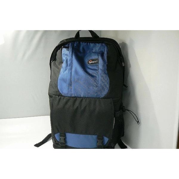 収納(1)リュック上部 外ポケット 内側：収納ポケット×5　フック  収納(2)リュック下部（カメラ収納スペース） 外ポケット：収納スペース×２ 内側：仕切り大×２　仕切り小×３  収納(3)側面 背面にPCポケット 側面にポケットサイズ ...