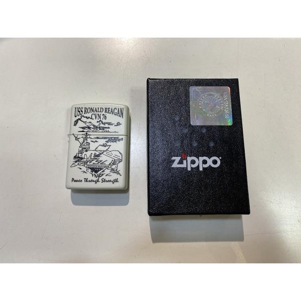 目立った傷、汚れなし。シールが貼られている為、未使用品と思われます。箱サイズW約58ｍｍＤ約21ｍｍＨ約83ｍｍ本体サイズＷ約38ｍｍＤ約13ｍｍＨ約56ｍｍ付属品：元箱※主な付属品を記載するようしております。中古品の特性上、全ての付属品の...