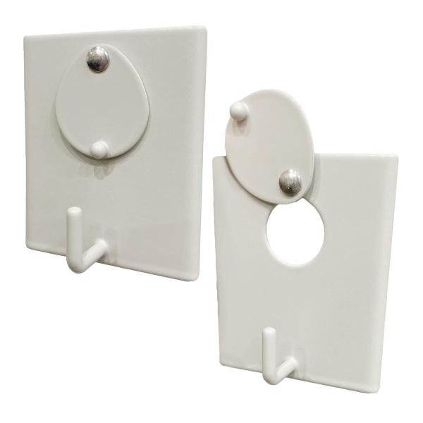 スチール製の玄関扉に簡単取り付け、どんなインテリアにもなじむシンプルデザイン、鍵や小物を掛けられるフック付き【サイズ】約H6×W5×D2.1cm【材質】スチール、磁石【JAN】4526112624331【パッケージサイズ】90×50×41m...