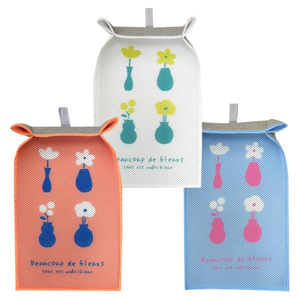 【アイテム説明】人気の北欧風の花柄デザインがおしゃれな、キッチンの水切りマットです。食器、調理器具の乾燥に。吊り下げ・転がり防止機能付き。カラーはホワイト、ブルー、オレンジの３種類です。【サイズ】360×260mm【材質】ポリエステル、ナイ...