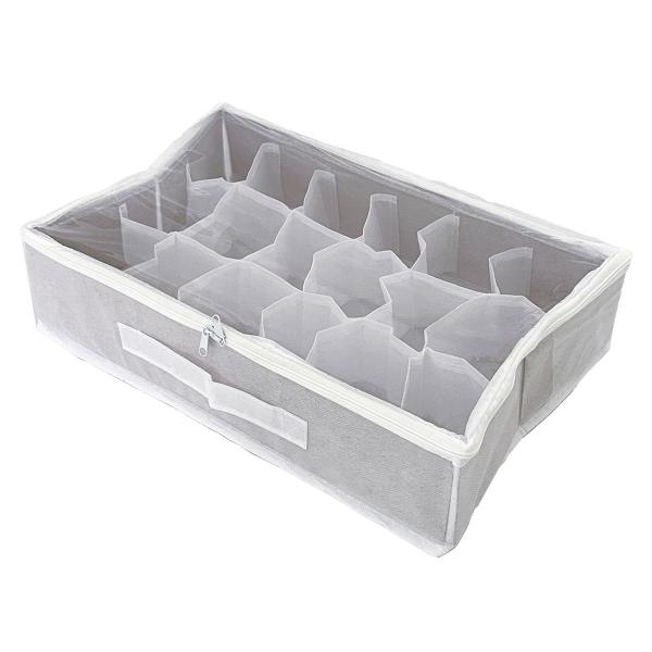 18個小分け仕切りのあるふた付ぬいぐるみ収納ボックス。収納した状態でぬいぐるみの顔が見える窓付き。【サイズ】約390x260x90mm【材質】ポリプロピレン、紙、塩化ビニル【JAN】4580682876842【パッケージサイズ】395×12...