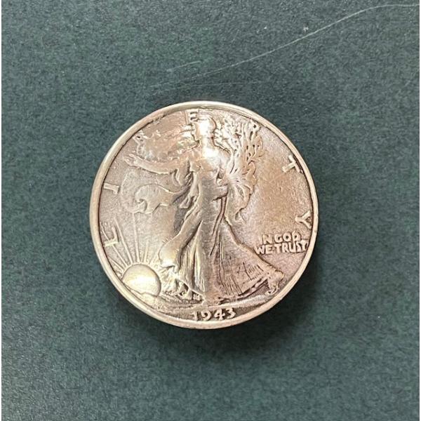 ネジ止め式のコンチョになります。コンチョサイズ：30mmネジ頭径：10.5mm