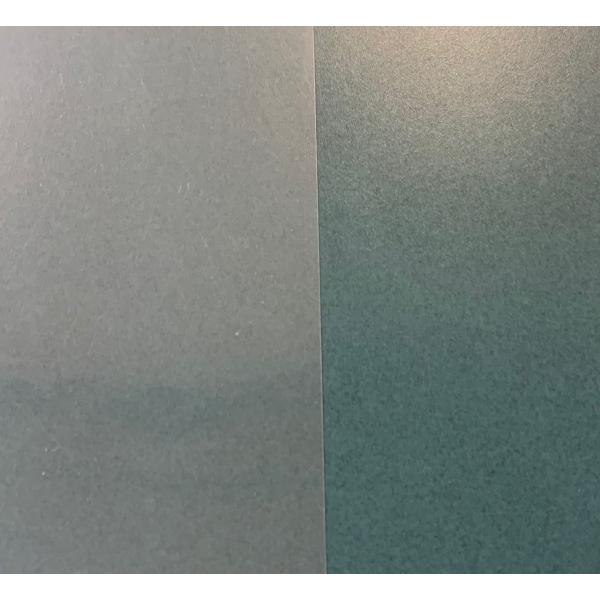 マイナカード・パスケース・カードケース・サイフ等の窓用に使用する高透明のクリアシートです。レジ前・カウンターなどの仕切り用としてもご利用頂けます。弊社でもレジカウンターで使用中です。サイズ：33.5×100cm×2枚　お好きなサイズにカット...