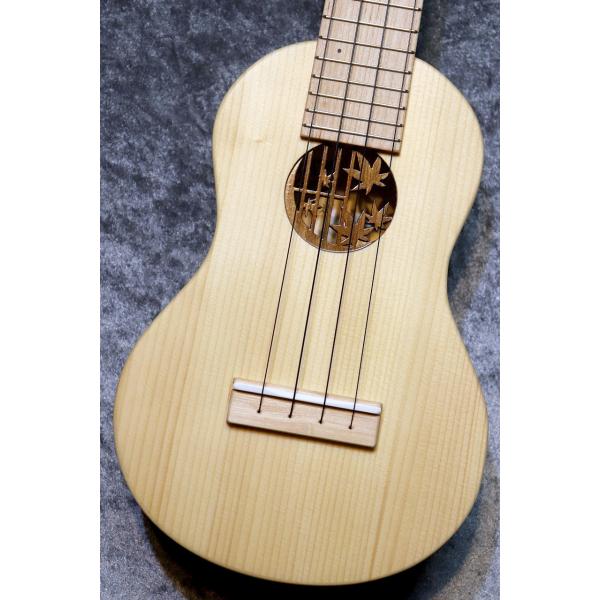 すべての木材が北海道産で、札幌の工房で製作したメイドイン北海道のウクレレです。Ezo’s Ukuleleは優しく柔らかい、暖かな音色が特徴です。貴重な天然のエゾマツ製ウクレレを手にしてみませんか?スルーネック構造によりソプラノサイズで小さい...