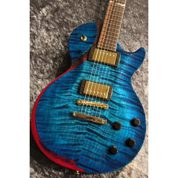 三重県鈴鹿氏にてハンドメイドでギター製作を行うNakagawa Guitarsが入荷! 今回は、LPタイプのHoly Ghostを当店にて展示させて頂いております。こちらは海面を彷彿とさせる、宝石の様に美しいギターです。