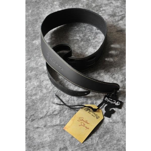 ●MartinストラップMartinロゴ入りストラップ。縁のステッチがおしゃれな高級感あふれるレザー・ストラップ。