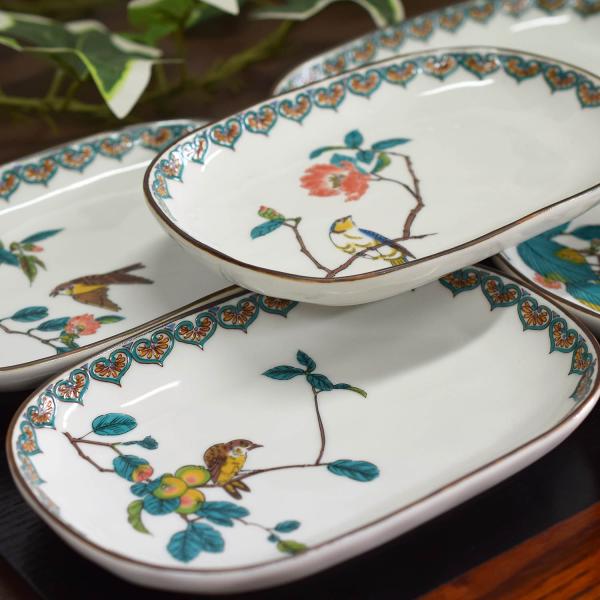 焼き物皿5枚セット加賀百万石に代表されるその豪放、華麗な風格を持つ作風は他の焼き物の追従を許さないものがあります。開窯以来370年の歳月を経た現在も尚、その技は脈々と受継がれ世界的に高く評価されております。美術的完成度が高く、高級なイメージ...