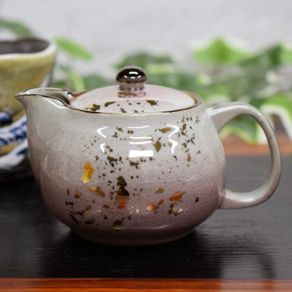 ≪九谷焼≫ 加賀百万石360年の伝統美加賀百万石に代表されるその豪放、華麗な風格を持つ作風は他の焼き物の追従を許さないものがあります。開窯以来360年の歳月を経た現在も尚、その技は脈々と受継がれ世界的に高く評価されております。美術的完成度が...