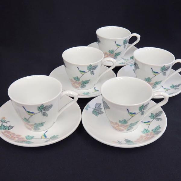 コーヒーカップ&amp;ソーサー5客セットです。九谷焼のコーヒーカップ゜は非常に高級感がありますのでご贈答用にも最適です。来客用、結婚祝い プレゼント、開店祝い、新築祝い、内祝（お返し）などに良くお使い頂いております。加賀百万石350年の浪...