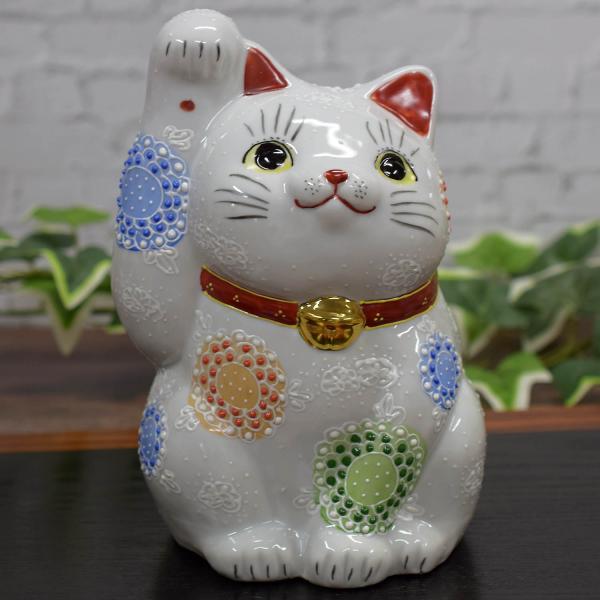 招き猫のご利益♪招き猫は右手で金運を招き、左手でお客を招きます。加賀百万石370年の伝統美、その華麗な文化を継承する絢爛豪華なデザインと特殊な技が施された高級招き猫は『商売繁盛』の代名詞的存在で、開店祝いなど様々な贈り物としての需要が年々高...