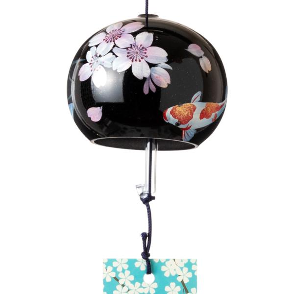 風鈴に漆器の技術を施した、とても優美なガラス風鈴。美術品と思える程の美しさがあります。これまでガラス風鈴は当店では扱いませんでしたが、柄の鮮やかさは硝子と漆器でしか表現出来ないと思い、当店で扱うことにいたしました。硝子はクリスタル硝子を使用...