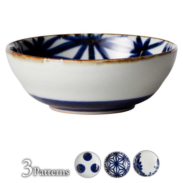 ※この商品は手書きの為、一つ一つ柄の風合いや色の濃さが異なります。グレーがかった白磁に簡略化した呉須の模様が特徴です。あたたかみの残る筆跡やのびのびと描かれた絵柄は、手描きでしか出せない味わいがあります。鉄分が多く少し焦げやすい絵具と、絵具...