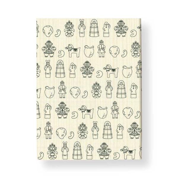 和詩倶楽部にて人気の「書包み」を、ムシカゴから、若手デザイナーが描いた絵柄をのせてお届け。「紗紙」という糸を織り込んだ襖紙を使用しているから、とても丈夫。くしゃっと揉み込むと独特の風合いが愉しめます。※画像はA5判書籍に装着したイメージです...