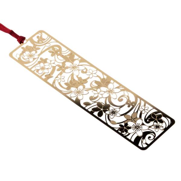 電子部品に用いられる精密加工の技術を持った、日本の企業の製品。数ミクロン単位での精密加工技術を活かし、金色のしおりを製作いたしました。御朱印帳に挟んでいただいても違和感のない薄さで作られています。より繊細なエッチングで表現したモチーフのしお...