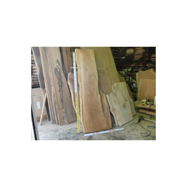 楢（なら）、2160（長さ）、　480〜470〜700（幅、木表、表面の平らな部分の寸法）43（厚み）単位ミリ、       写真1〜8枚目木表、9〜16枚目木裏を表示しています、自然乾燥材です、縦横カット無料です、木目のきれいな商品です、...