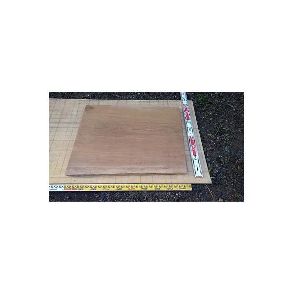 楢（なら）、965（長さ）、　735〜730〜725（幅、木表、表面の平らな部分の寸法）50（厚み）単位ミリ、       写真の縦横のマス目は5cmです、写真1〜6枚目木表、7〜12枚目木裏を表示しています、自然乾燥材です、       ...