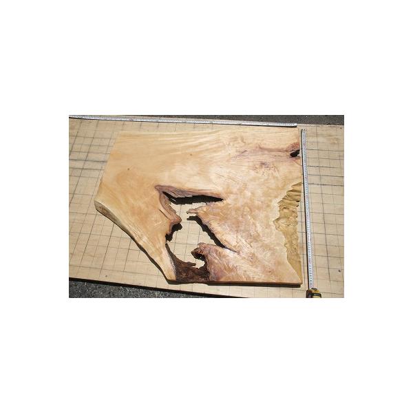 栃ノ木、950（長さ）、　410〜740〜770（幅、木表、表面の平らな部分の寸法）40（厚み）単位ミリ、       写真の縦横のマス目は5cmです、写真1〜8枚目木表、9〜12枚目木裏を表示しています、自然乾燥材です、別途穴埋め加工承り...