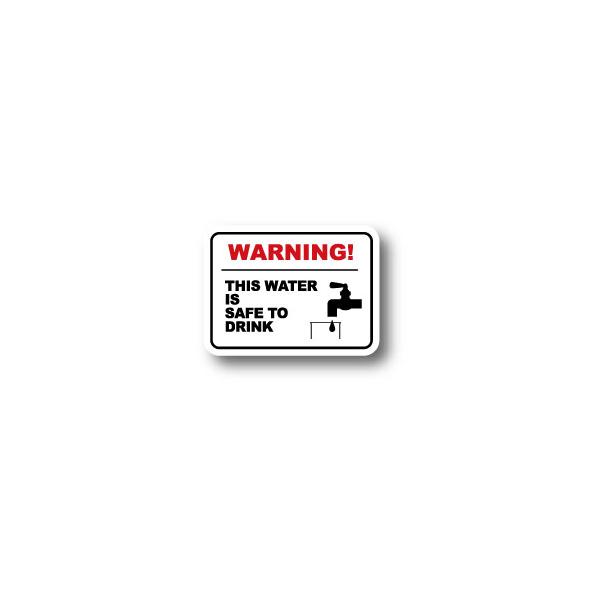 SIZE:W4.8 H3.5cm屋外使用ＯＫ！耐水性のあるステッカーです。白色のビニール素材に印刷されています。バイクやメットはもちろん、車、楽器、ボード、冷蔵庫、自転車、スーツケース、マグカップ、文房具や手帳etc...色々なところでお楽...