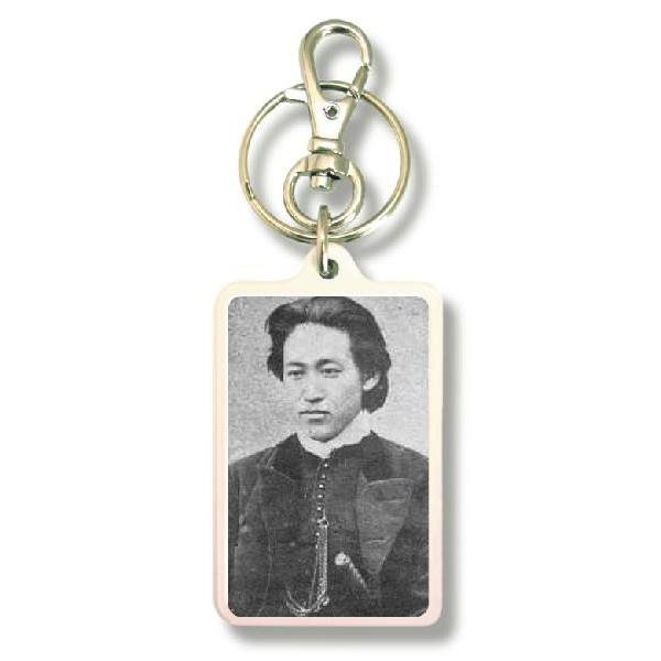 SIZE:W3.3cm H5cm屋外使用ＯＫ！耐水性のあるステッカーがキーホルダーの両面に張られています。便利な2WAYなので鍵と一緒はモチロン、カバンや携帯など色々なところでお楽しみ下さい。