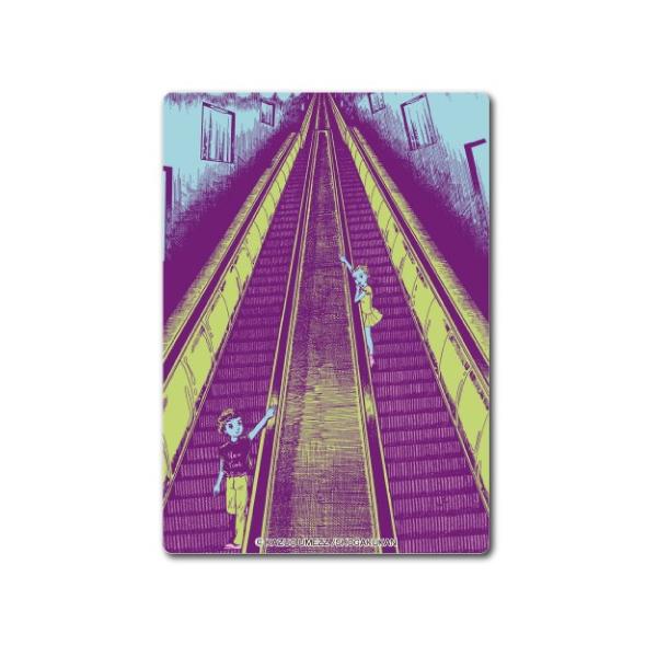 SIZE:W53×H74mm楳図かずお先生のダイカットビニールステッカーです。あの人気作のキャラクター達が集結！更に、同シリーズの缶バッジやポスター、キーホルダーなど、ラインナップも拡大！屋外も対応！バイクやメットはもちろん、ビニール傘、車...