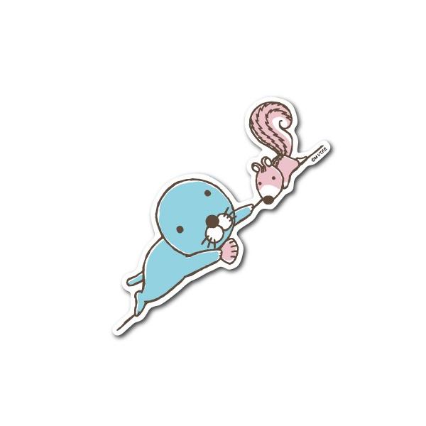 漫画、アニメで人気の『ぼのぼの』がステッカーになりました！こちらの商品は耐水、耐光性のあるステッカーです。 屋外はもちろん、スマホ、PC、スーツケースなど様々なところに貼ってお楽しみ下さい。●サイズ　幅94mm×高さ86mm以内（本体サイズ...