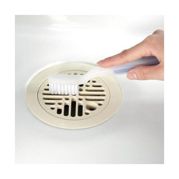 気になる排水口の汚れ落としに！ これ1本でスミズミまでキレイに！ゴシゴシ洗える硬めのブラシ+髪の毛も楽に取れるピンセット。排水口の汚れ落としに便利なブラシです。浴室排水口に付着した髪の毛・ゴミなどをはさんで、ラクに取り除けるピンセット付きで...