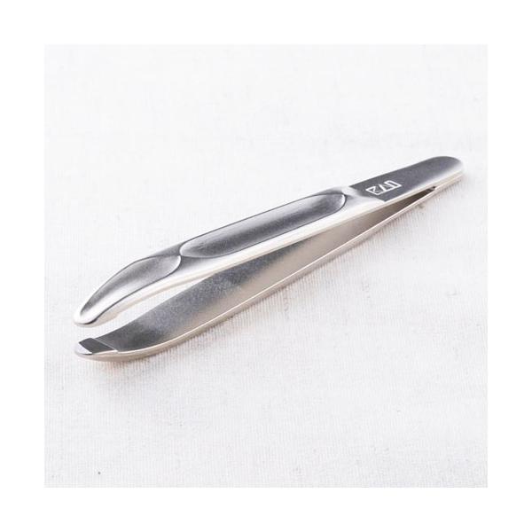 どんな角度でもしっかりキャッチ！■ 先丸タイプなので抜ける面が広く、様々な角度からしっかりキャッチできる ■ 短い毛、埋まった毛を抜く際に、肌に押し当てても傷めにくい ■ 鼻、耳等、直に確認できない肌の弱い部分にも安心して使用できる ■ ポ...