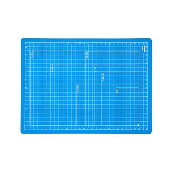 環境に配慮した「オレフィン系樹脂」を使用。持ち運びに便利でカラフルな折りたたみカッティングマット。●本体寸法（見開きサイズA4）：ヨコ310×タテ230×厚み2mm●本体寸法（二つ折りサイズA5）：ヨコ160×タテ230×厚み4mm●本体重...