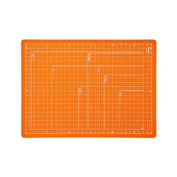 環境に配慮した「オレフィン系樹脂」を使用。持ち運びに便利でカラフルな折りたたみカッティングマット。●本体寸法（見開きサイズA4）：ヨコ310×タテ230×厚み2mm●本体寸法（二つ折りサイズA5）：ヨコ160×タテ230×厚み4mm●本体重...