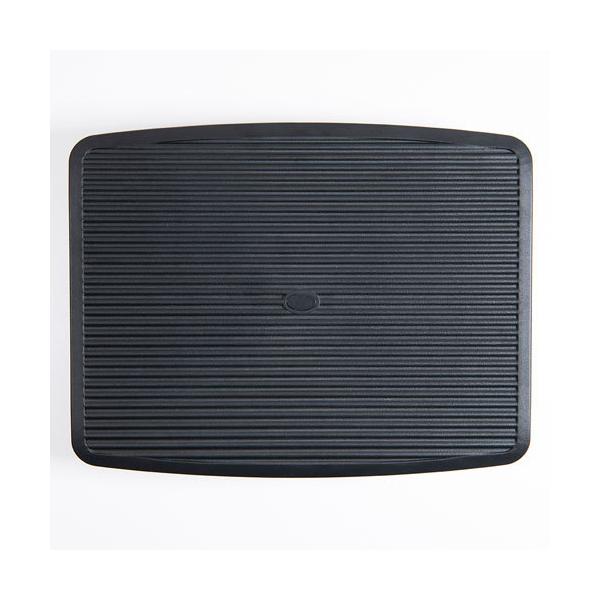 足を快適サポート！ロッキングフットレスト。■ ゆらゆら感が心地よいロッキングフットレスト。■ 幅広448mm、底面ラウンド形状で足元ゆらゆらロッキングタイプ。■ オフィスやテレワークなどのデスク下で足を快適にサポート/足への負担を軽減できる...