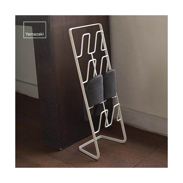 ※沖縄県への発送は別途送料が掛かります。※代引き支払いの場合は、別途代引き手数料が掛かります。■使い心地と美しさを追求した、シンプルデザインのスリッパラック■シンプルなデザインなので、オフィスなどに最適■4足まで収納可能 サイズ:約22×1...