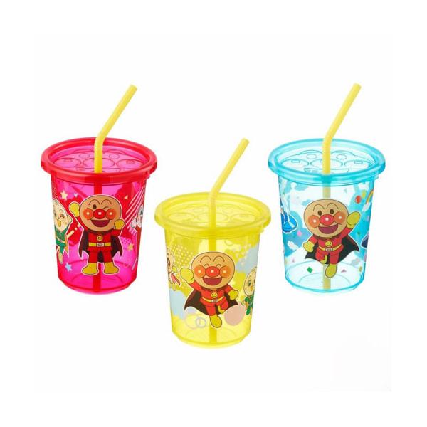 アンパンマンのストローカップ！■ アンパンマンとその仲間たちの3柄、3色のセットです。それぞれ絵柄も異なります。■ 丈夫なので洗ってくり返し使えます。■ 便利なフタ付きです。■ 直径6mmまでの市販のストローが使用できます。※メーカーの都合...