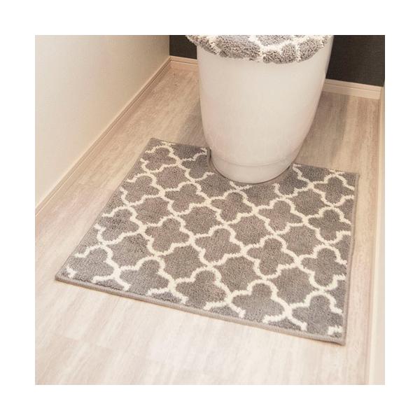 万能デザインのモロッカン柄のトイレタリー。ふんわり柔らかな肌触り。上品でシックなグレーとピンクの2色をご用紙しました。商品サイズ(cm)：約 縦 60×横 60×高さ 1商品重量(g)：約 395材質：パイル部：ポリエステル100%原産国：...