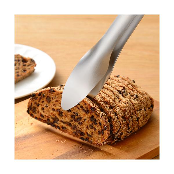 ※沖縄県への発送は別途送料が掛かります。※代引き支払いの場合は、別途代引き手数料が掛かります。いろいろなパンにしっかりフィットして、つかみやすいパン専用トング。●シンプルでスタイリッシュなデザイン。さびにくく、丈夫なステンレス製です。●フチ...