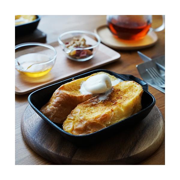 ■ 取り外し式ハンドル付■ オーブントースターに2個入るサイズです。■ 調理中は鍋として、調理後はお皿として使用できます。■ スタッキングできるので調理後もコンパクトに収納出来ます。対応熱源：オーブン・ガス火・直火・トースター・電熱※電子レ...