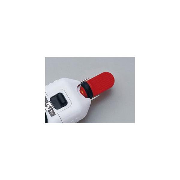 墨つぼやチョークライン用のカルコ安定した墨うちが出来ます。シンワ白糸巻の本体針に使用できます。■色：赤■3個入り【材質】カルコ：ABS樹脂・ゴム※カルコの針は鋭利で危険です。取り扱いには十分注意してください。縦×横×奥(mm)：44×15×...