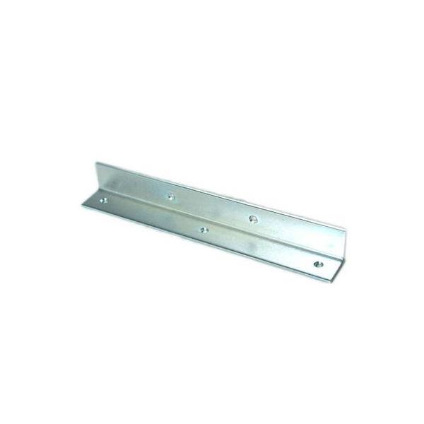 家具などの作成や補修に便利な金具です。金具・ジョイント・DIY部品シリーズ補強金具、機器の取り付けステーなど。棚などの作成時や補強に便利です。■サイズ：20×20×150mm■板厚：2mm■ビス穴径：3mm■仕上：ユニクロメッキ・両面面取り...